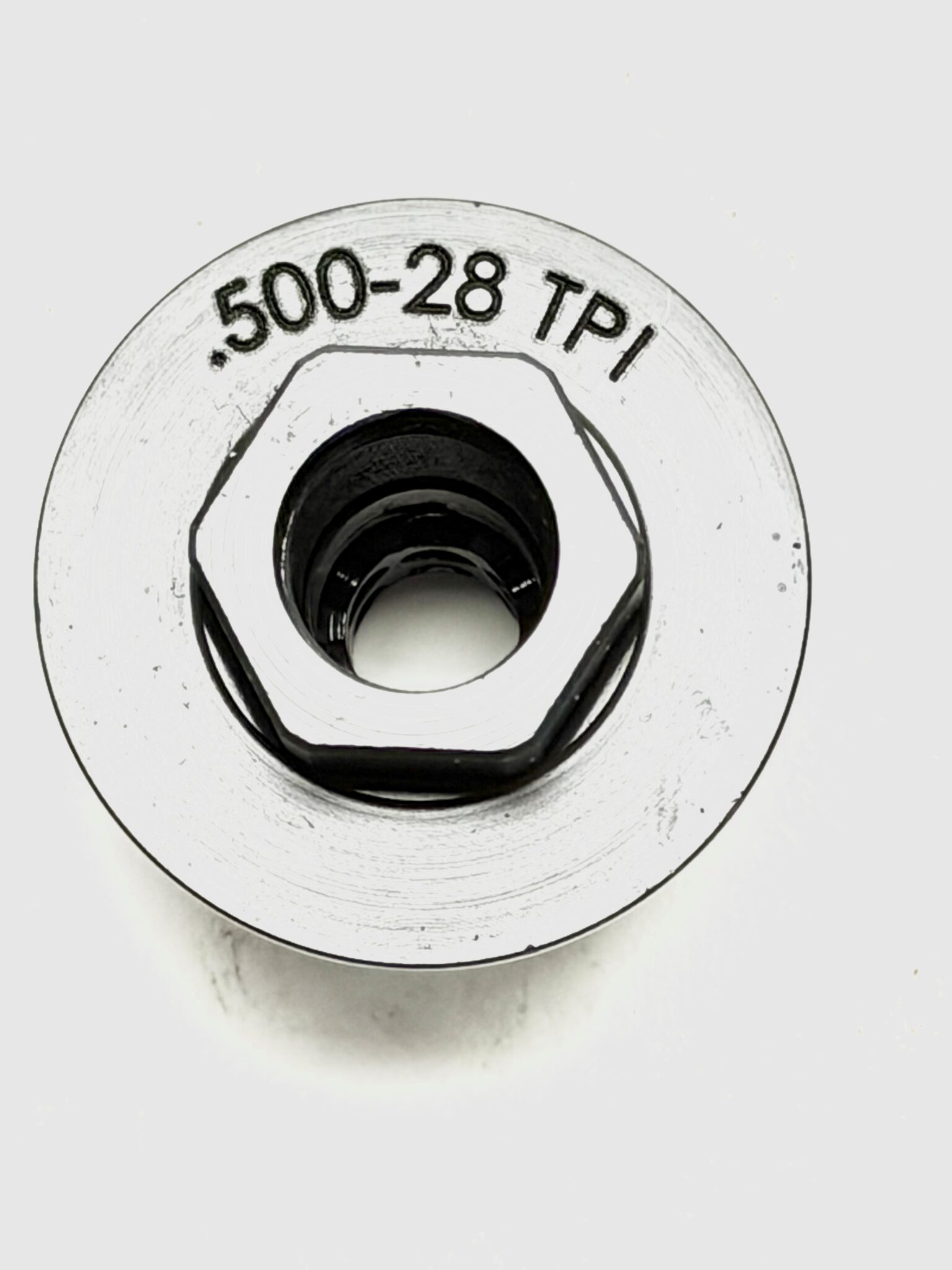 Direct Thread Mount HUB to 1/2 x 28 - IWI US